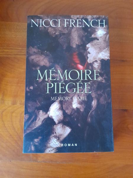Livre mémoire piégée memory game - nicci french - Mes-occasions.com